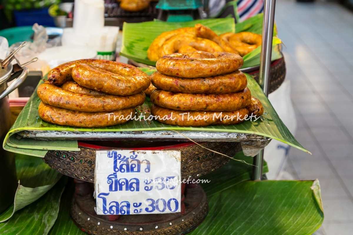 Discover Bangkok's Vibrant Traditional Thai Markets